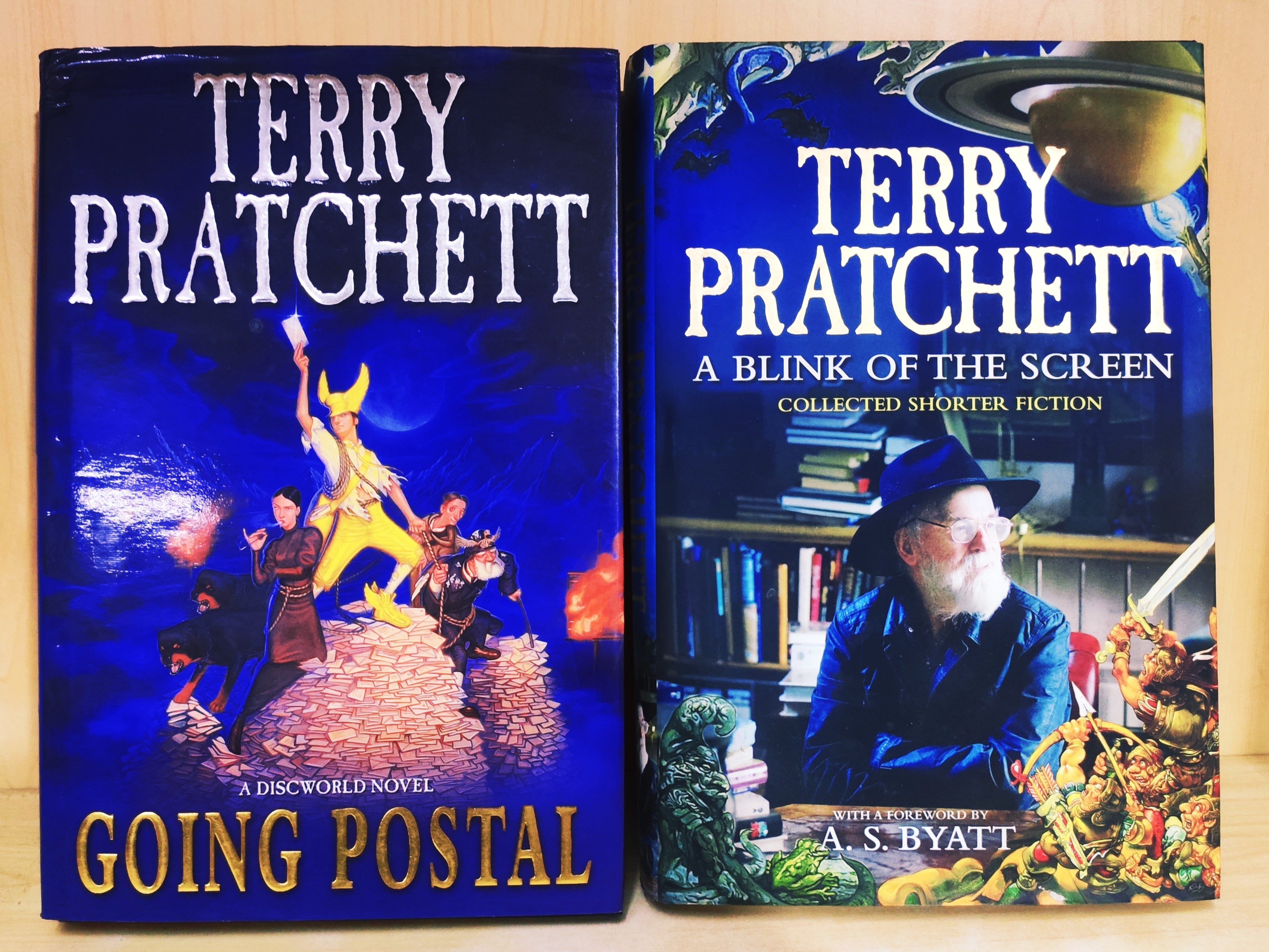 Terry Pratchett 2 Books Set || FREE BOOKMARK